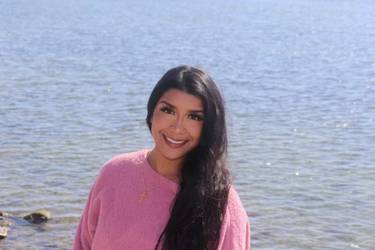 About Stefka Singh | PaintNite.com Event Owner