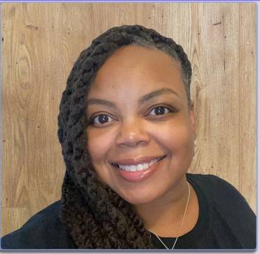 About Della Joyc'e | PaintNite.com Event Owner