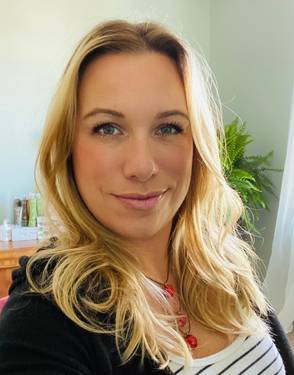 About Stephanie Eaton | PaintNite.com Event Owner