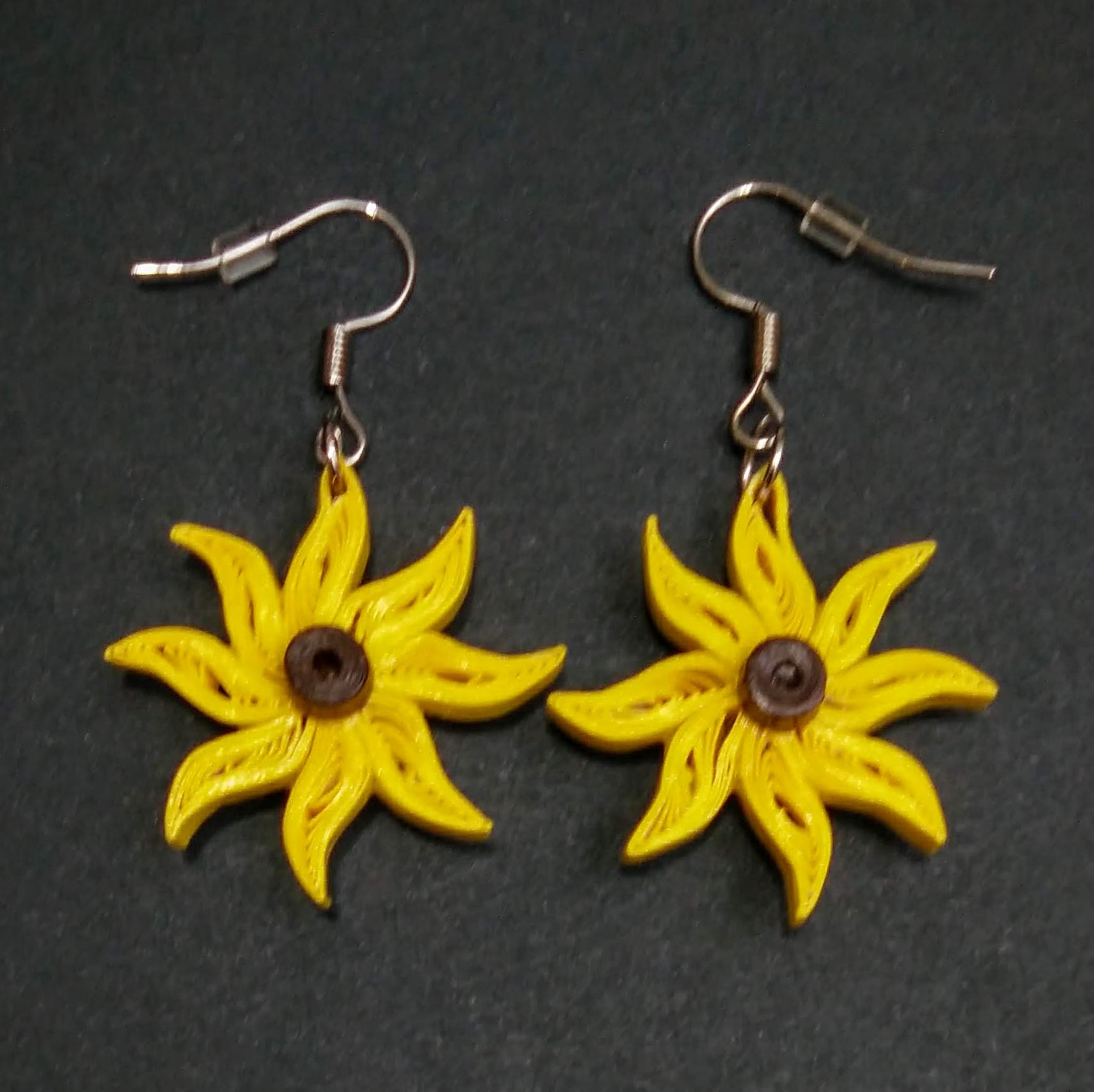 Paper Crafts: Paper Quilling - Sunflower Earrings with Deepa Krishnan, 04/27/2025